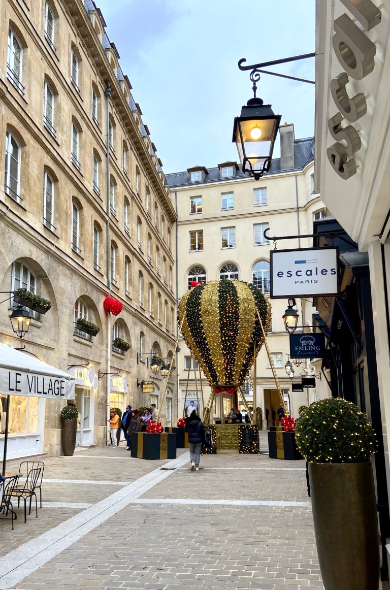 Le Village Royal, le plus luxueux des passages parisiens – Absolutelyfemme