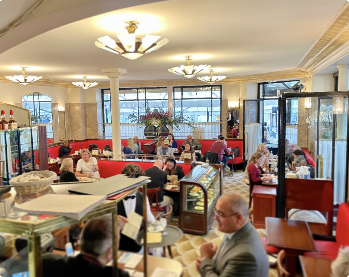 Café de Flore – Le plus mythique des cafés parisiens – Absolutelyfemme